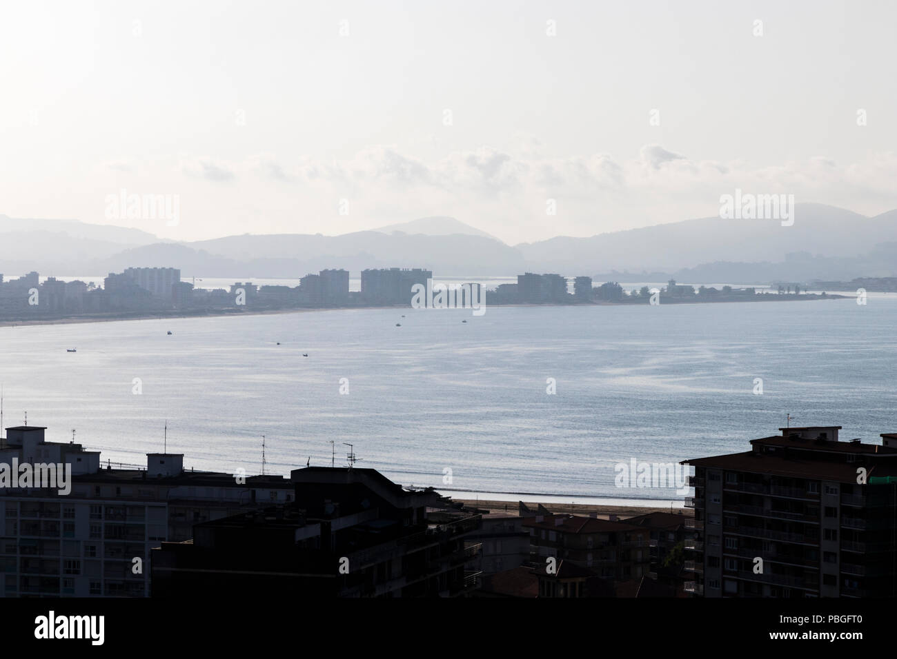 Top 5 beach hi-res stock photography and images - Alamy