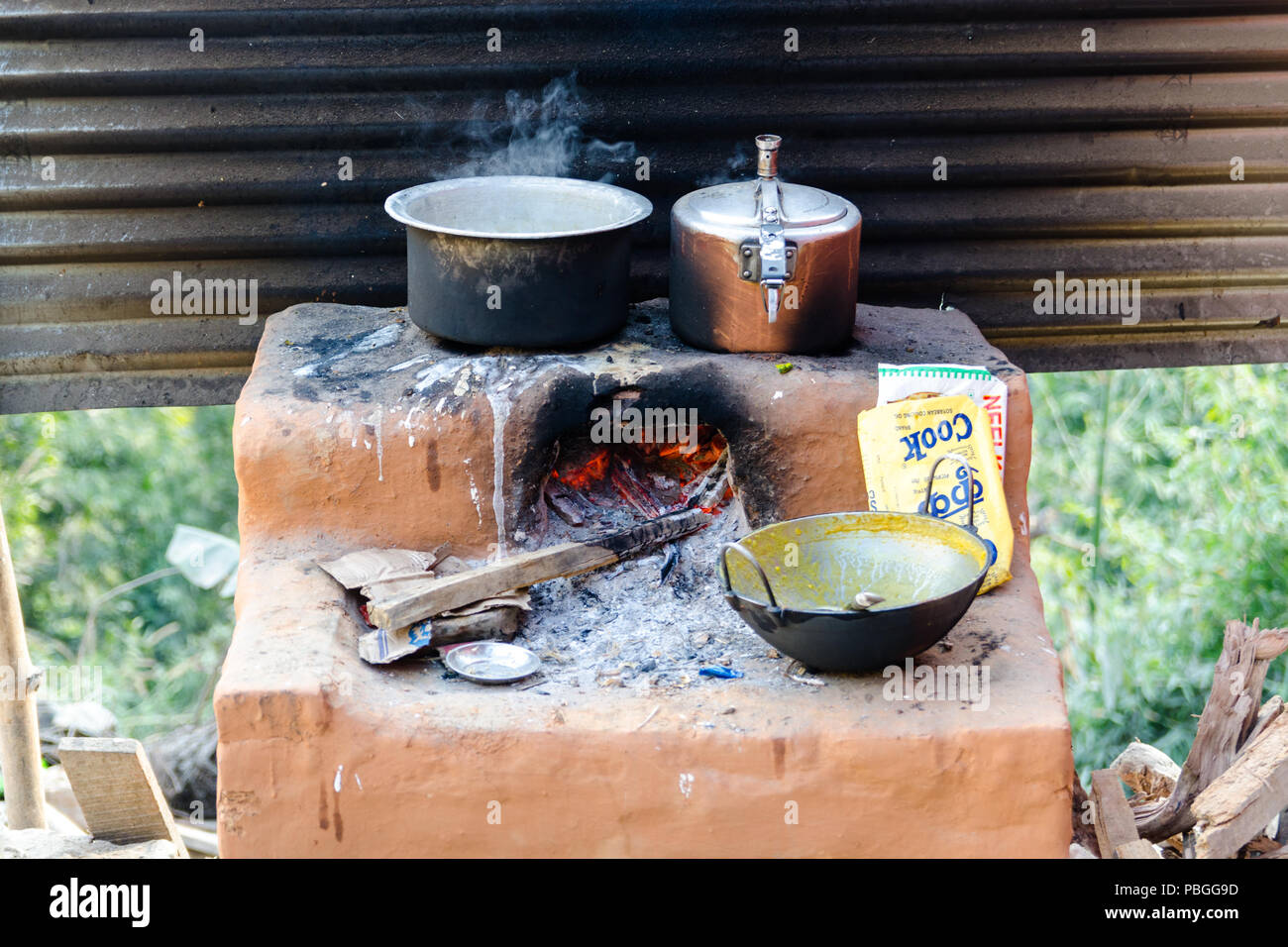 Mud oven in rural Nepal Stock Photo - Alamy