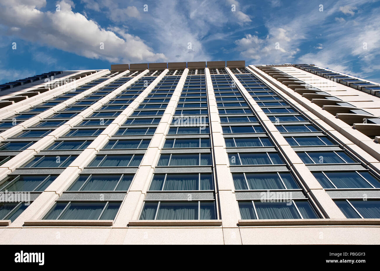 Tall building from the ground hi-res stock photography and images - Alamy