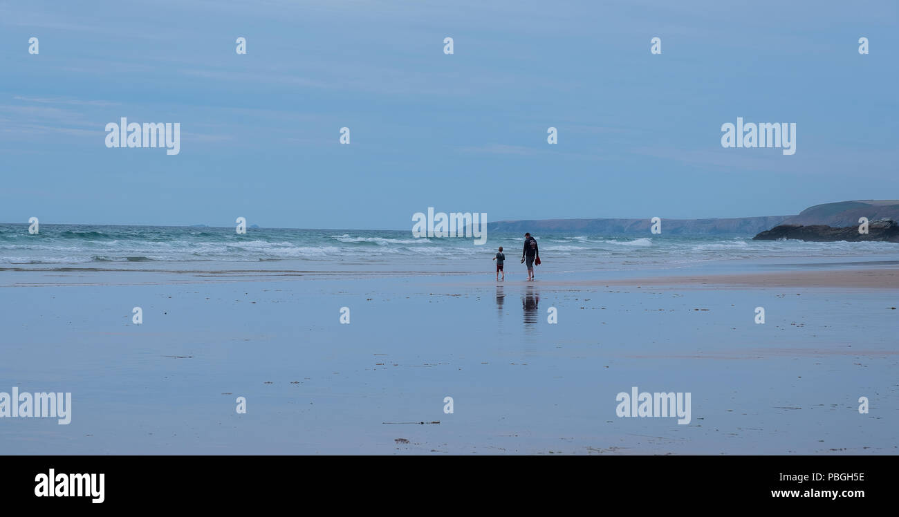 Dad kids beach hi-res stock photography and images - Alamy
