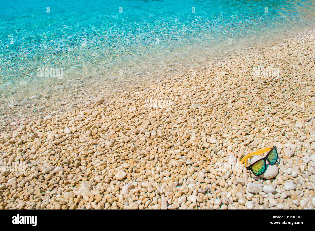 Concept beach vacation pair hi-res stock photography and images - Alamy