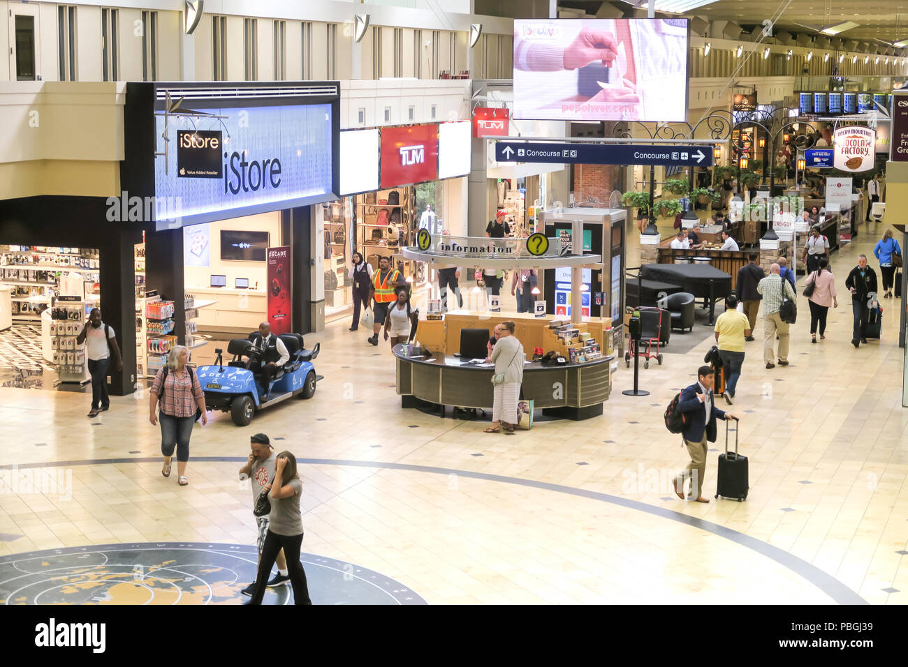 Minneapolis , St Paul, Minnesota Airport Terminal, USA Stock Photo - Alamy
