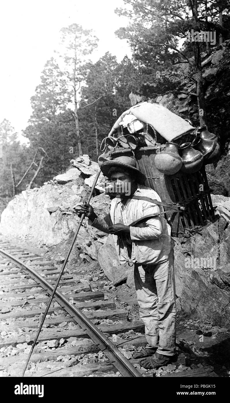 Manual labor early 1900s hi-res stock photography and images - Alamy