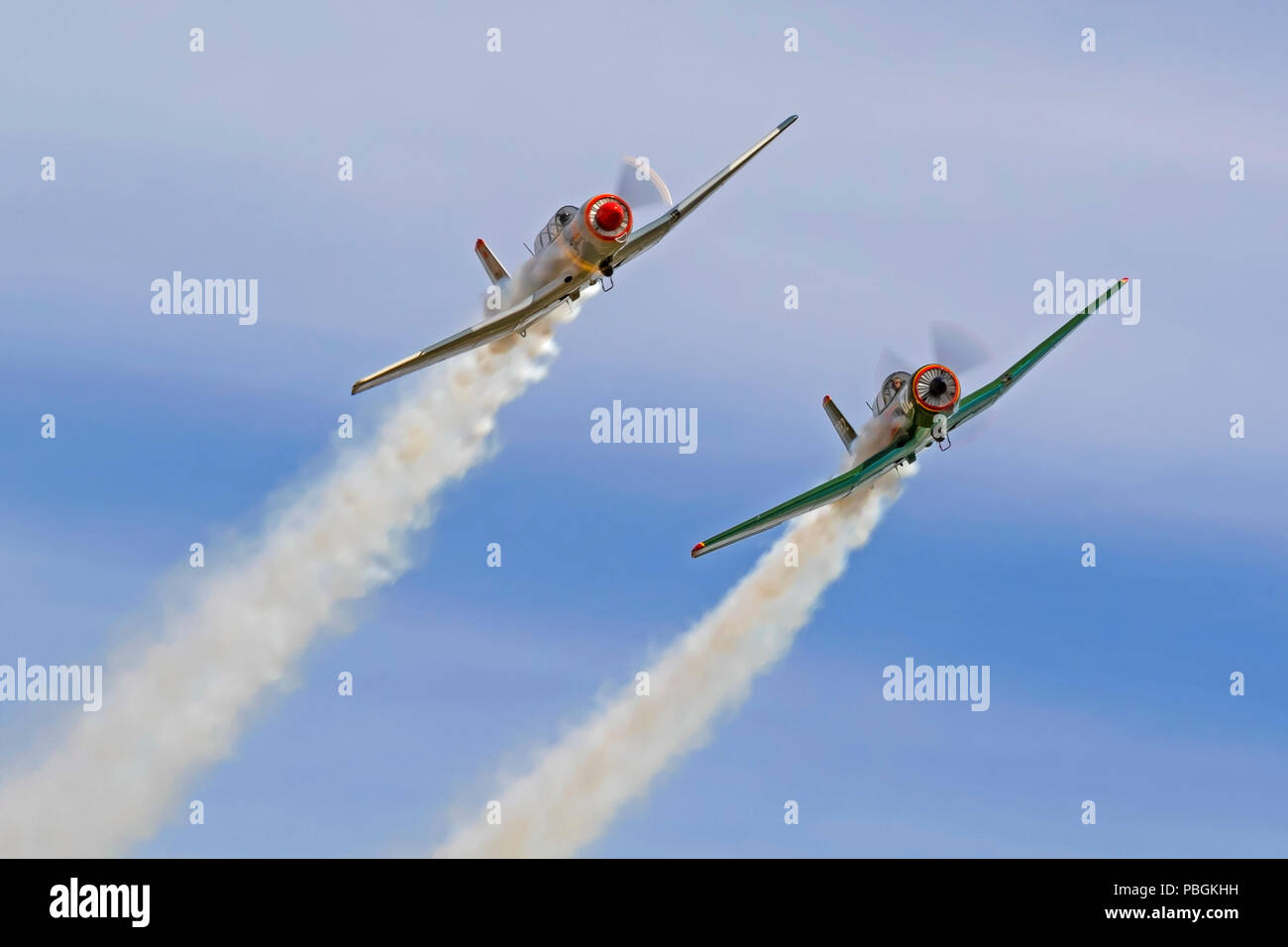 Fighter jet performs stunts airshow hi-res stock photography and images ...