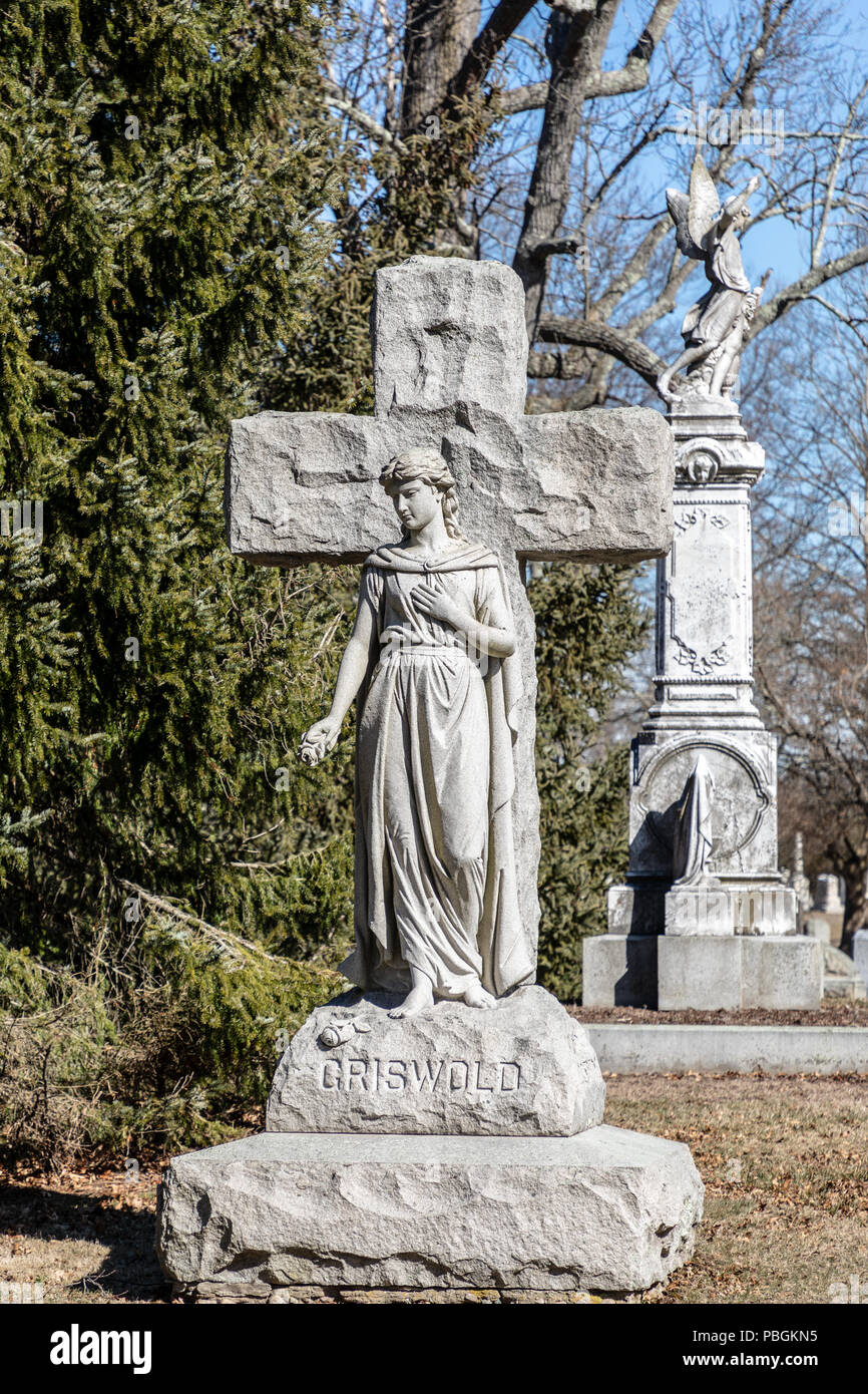 Victorian cemetery gates hi-res stock photography and images - Alamy