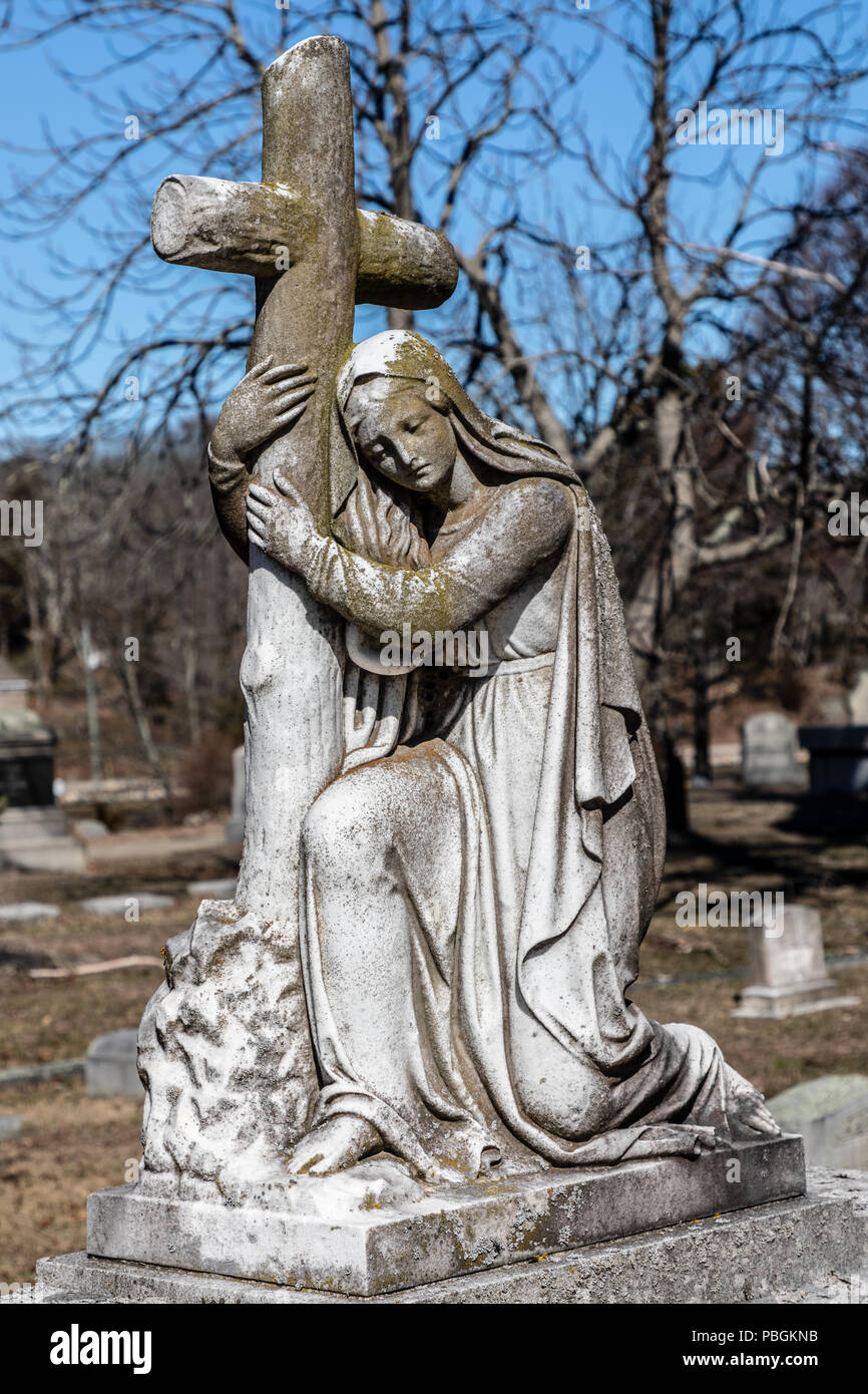 Victorian cemetery gates hi-res stock photography and images - Alamy