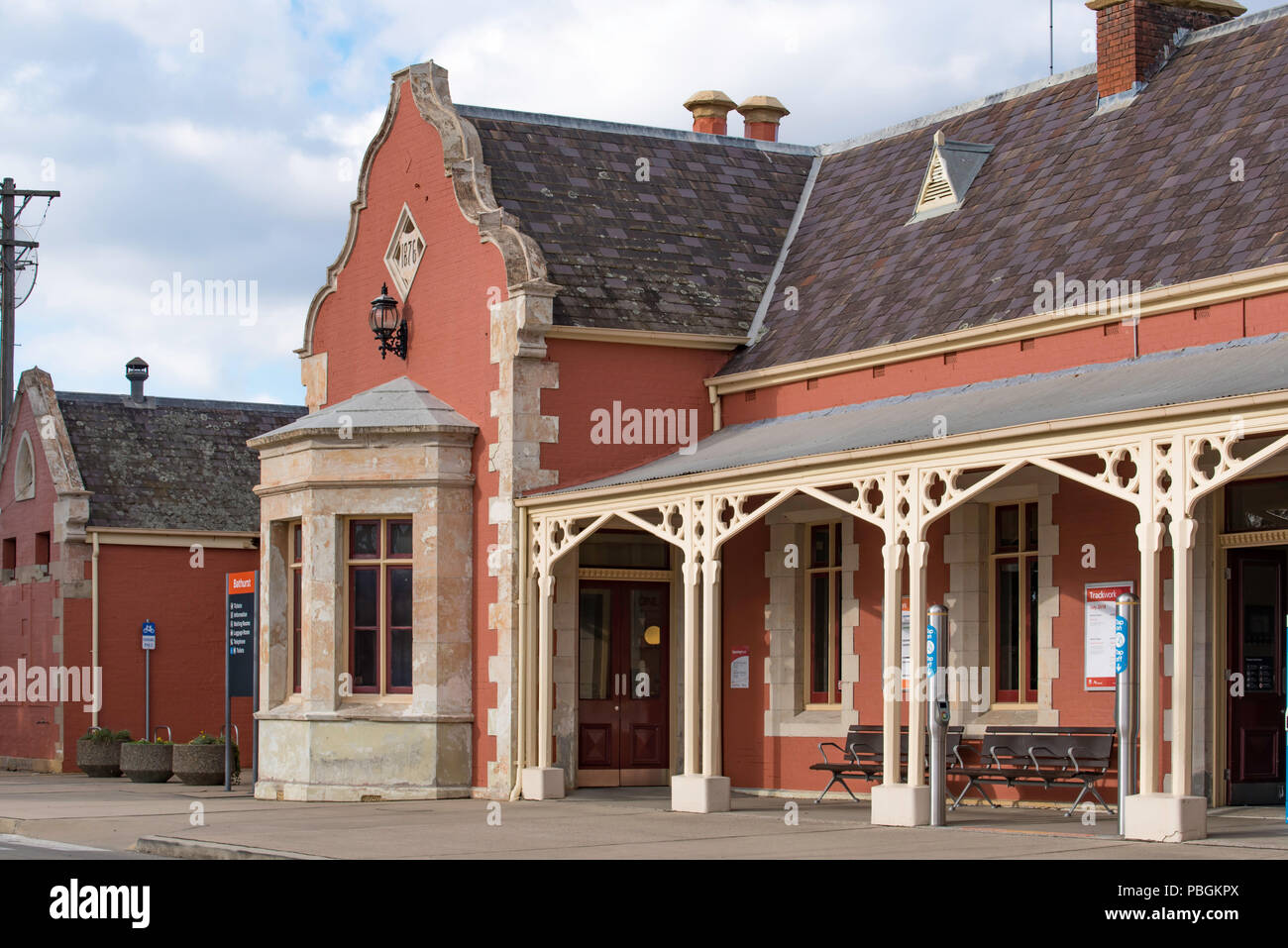 Tudor design hi-res stock photography and images - Alamy