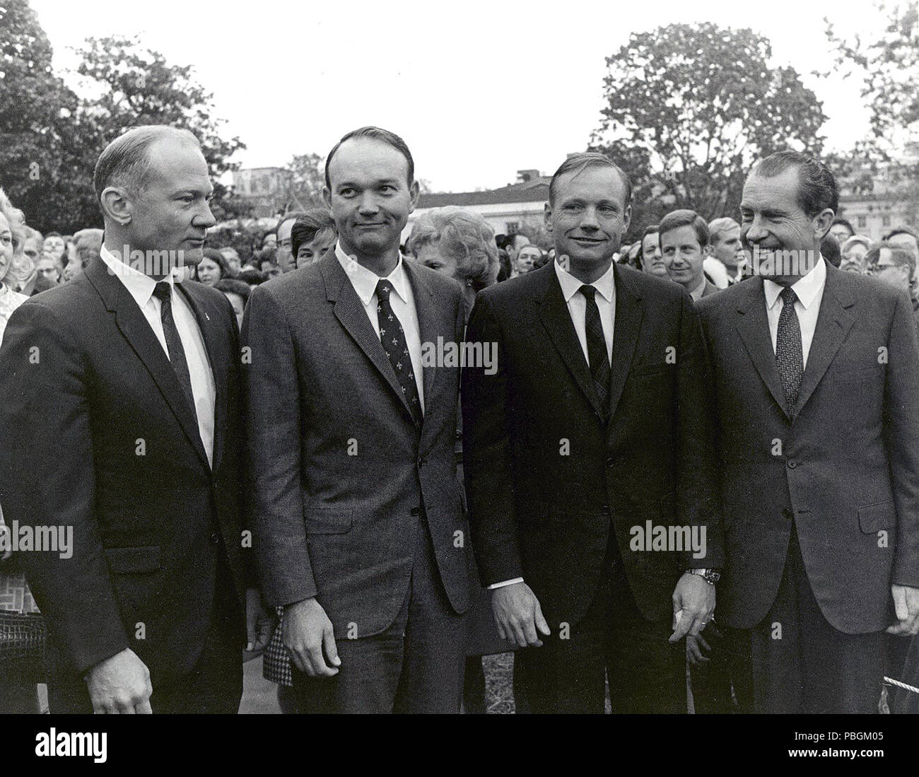 (November 5, 1969) President Nixon meets the Apollo 11 astronauts, Neil ...