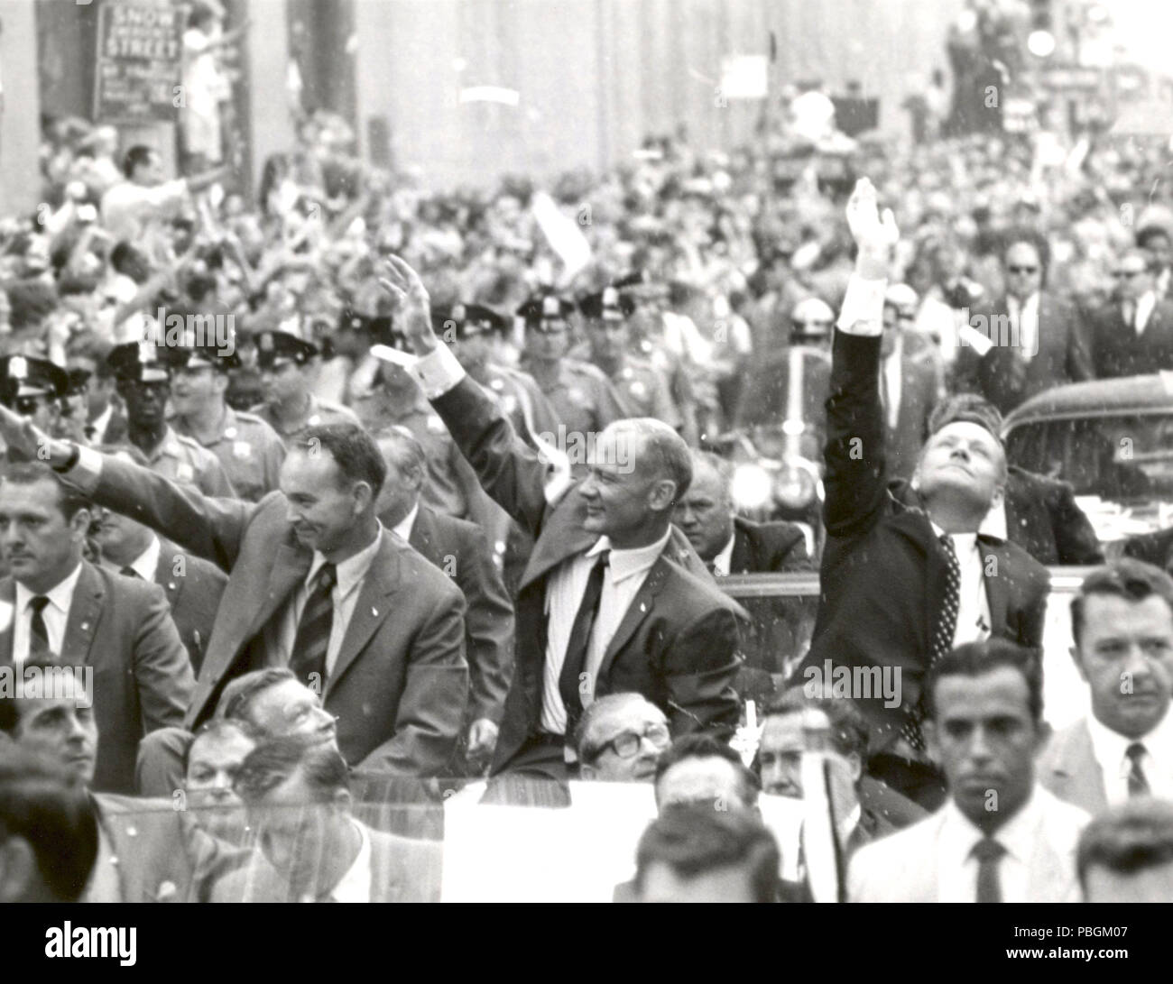 Apollo 11 astronauts waving hi-res stock photography and images - Alamy