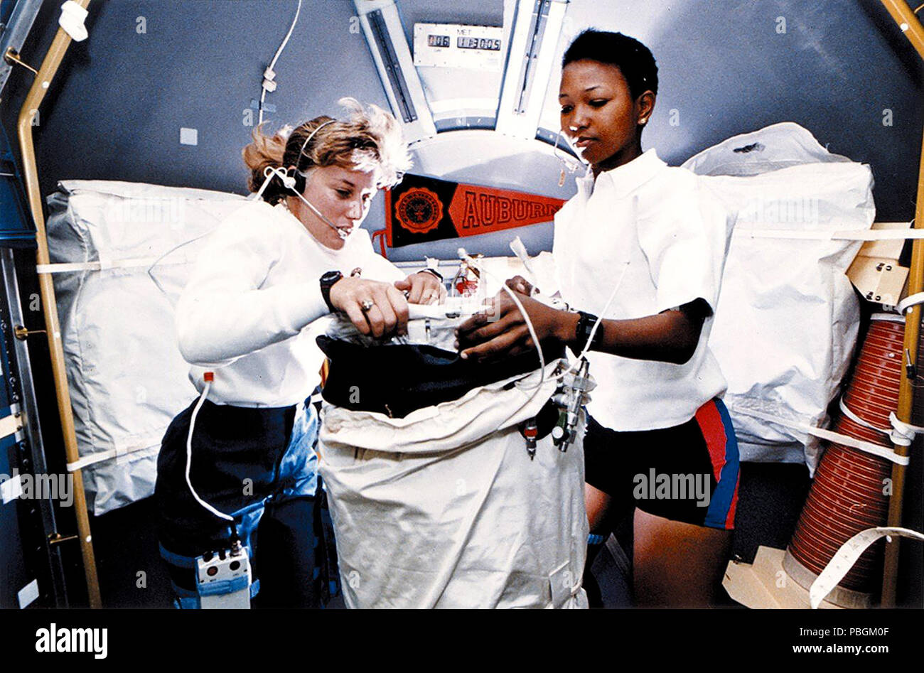 Dr mae jemison hi-res stock photography and images - Alamy