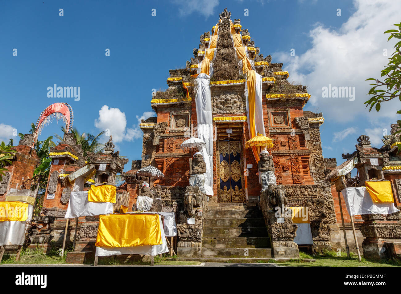 Balinese hindu temple hi-res stock photography and images - Alamy