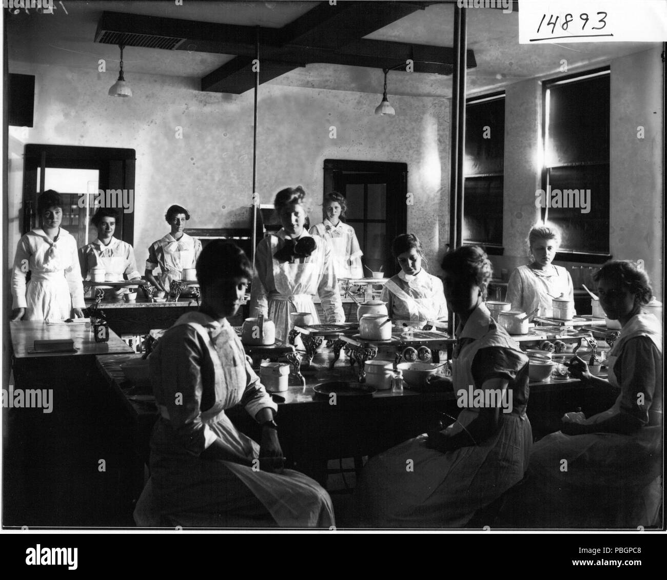 Domestic science class hi-res stock photography and images - Alamy
