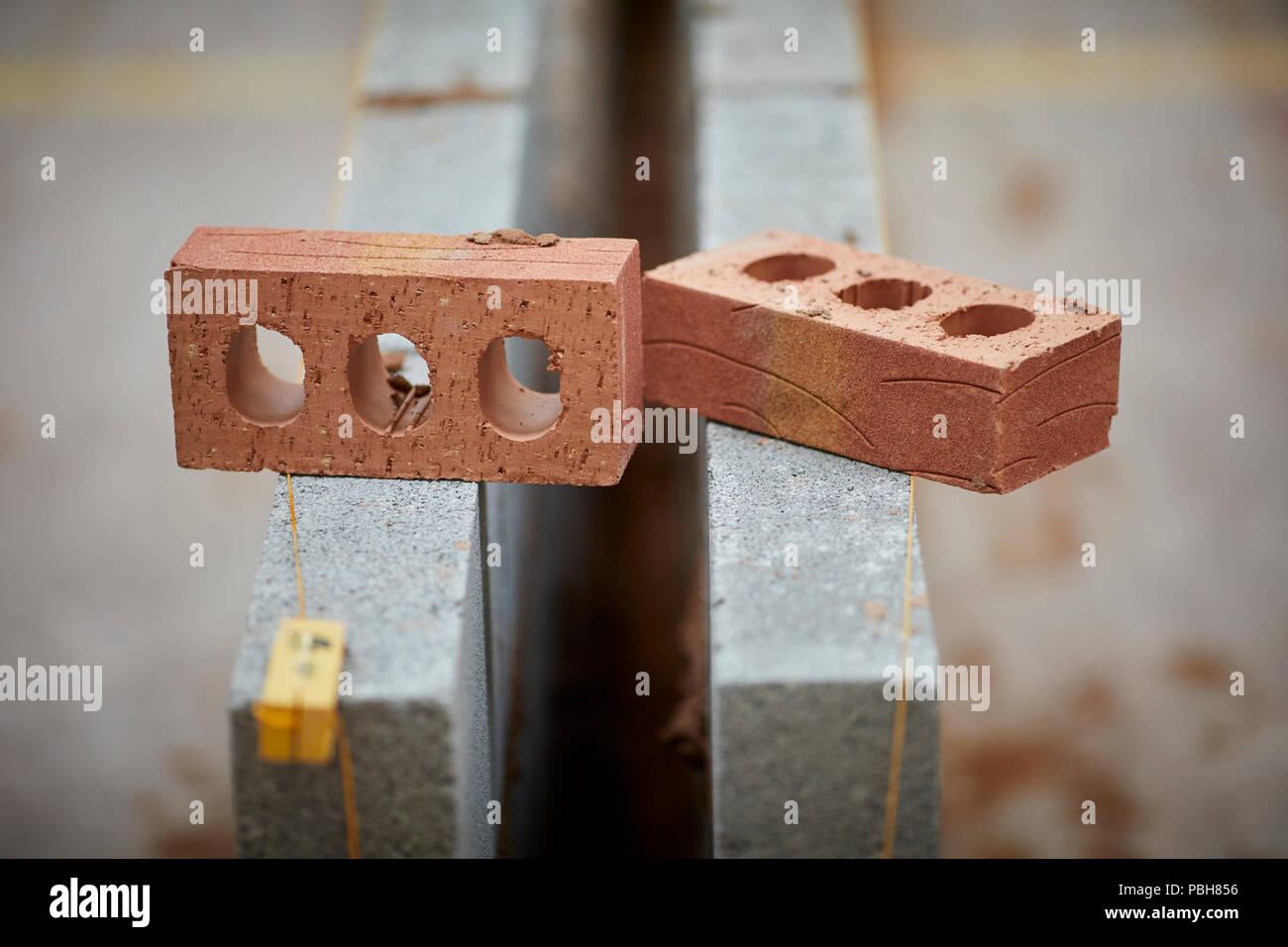 Skilled bricklayers hi-res stock photography and images - Alamy