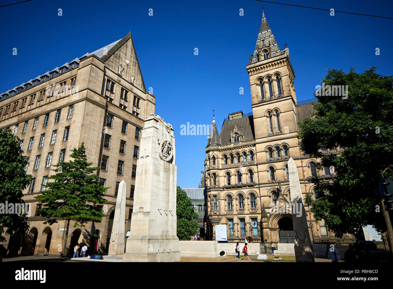Town hall and Manchester Cenotaph First World War memorial designed by ...