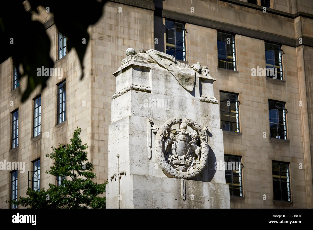 Town hall and Manchester Cenotaph First World War memorial designed by ...