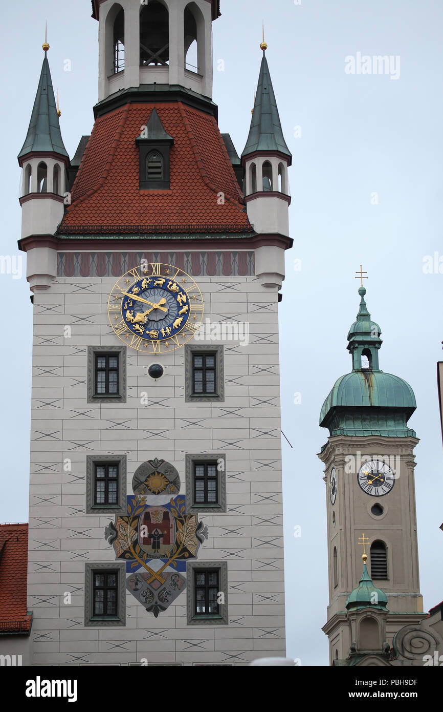 Old Town Hall (Altes Rathaus) building at Marienplatz in Munich ...