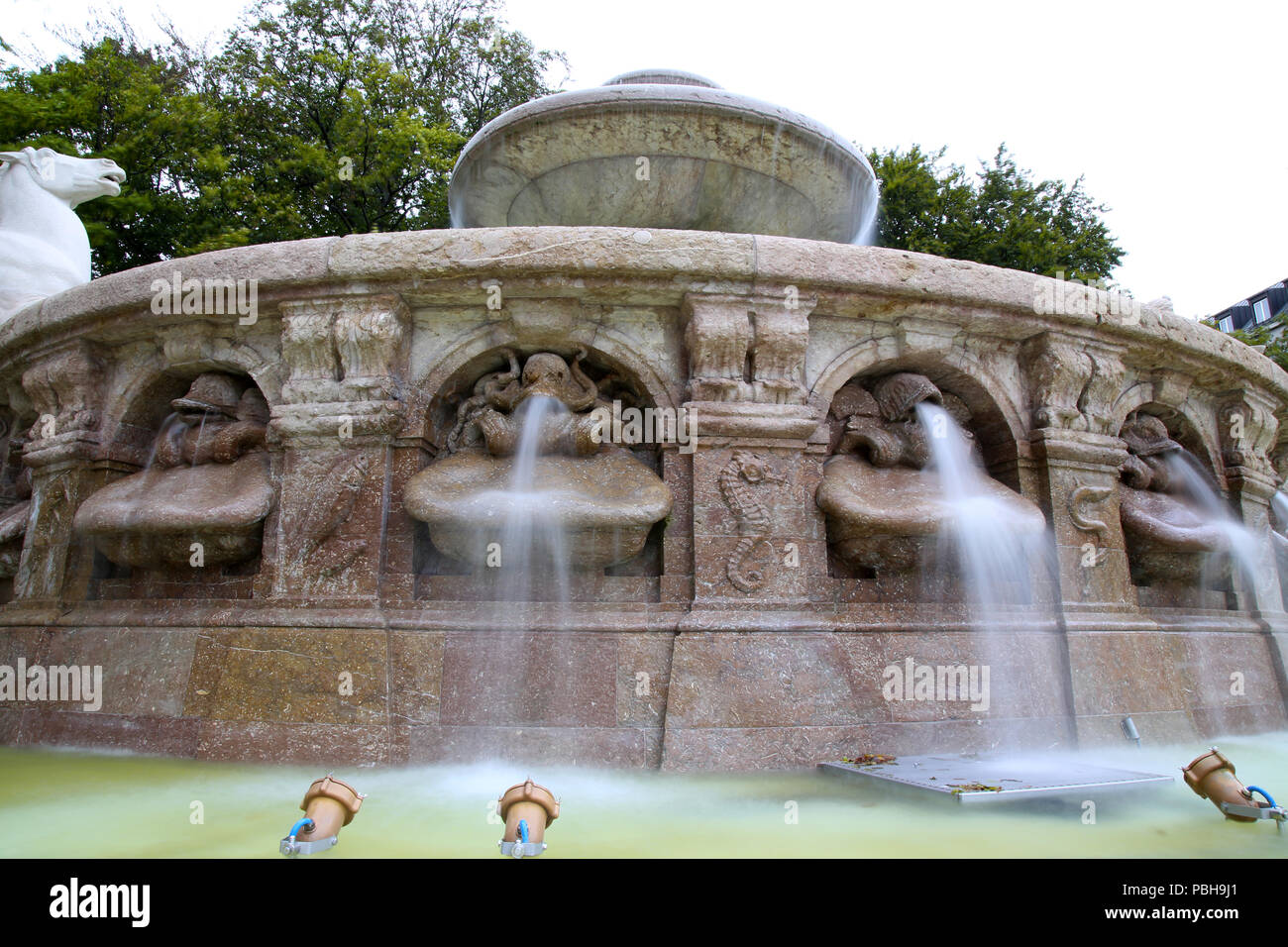 The Wittelsbacher fountain at the Lenbachplatz in Munich, Germany Stock ...