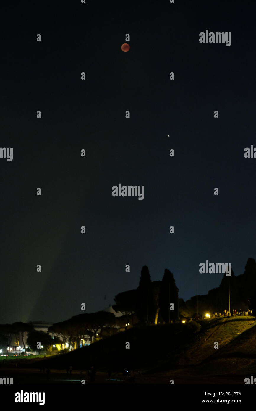 full red moon lunar eclipse Stock Photo - Alamy