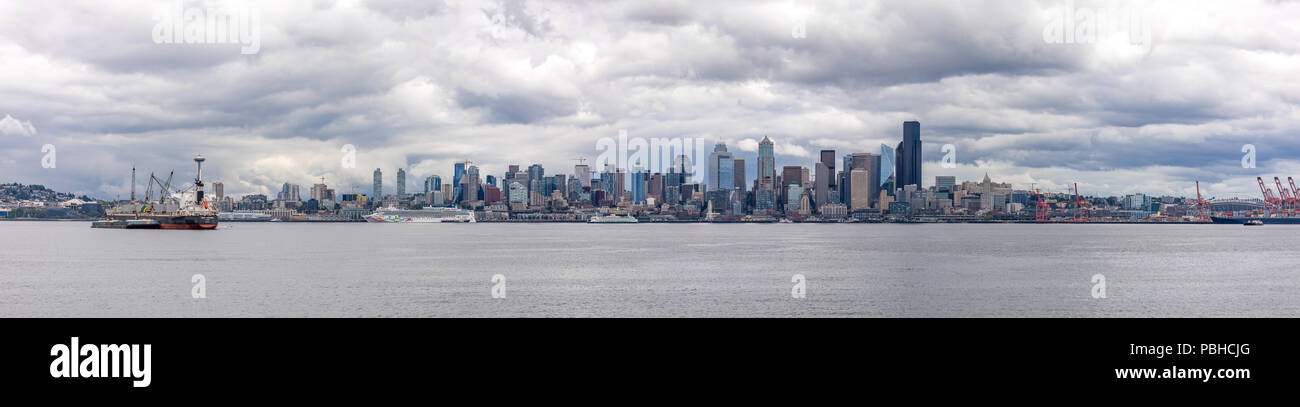 Seattle Skyline Panorama, cloudy day Stock Photo - Alamy