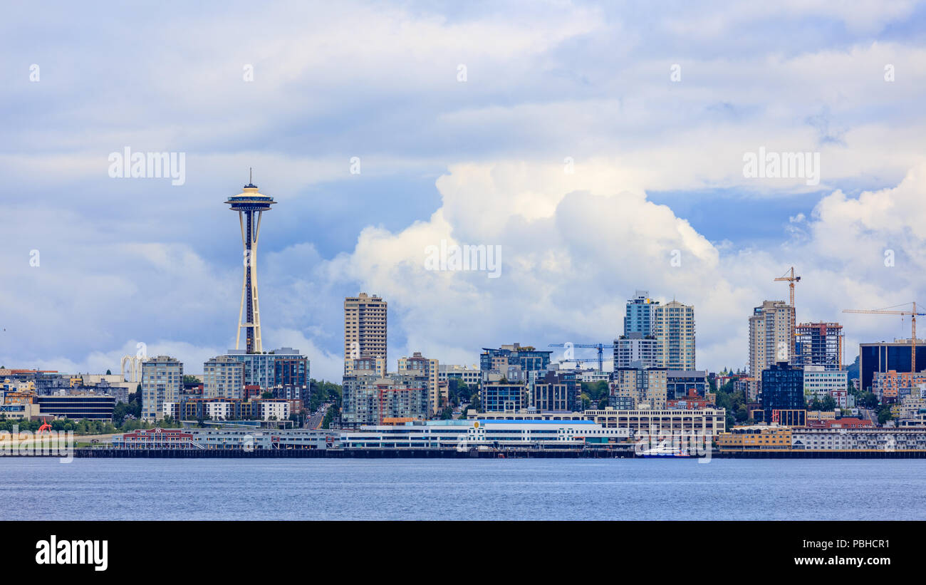 Seattle Skyline Panorama, cloudy day Stock Photo - Alamy