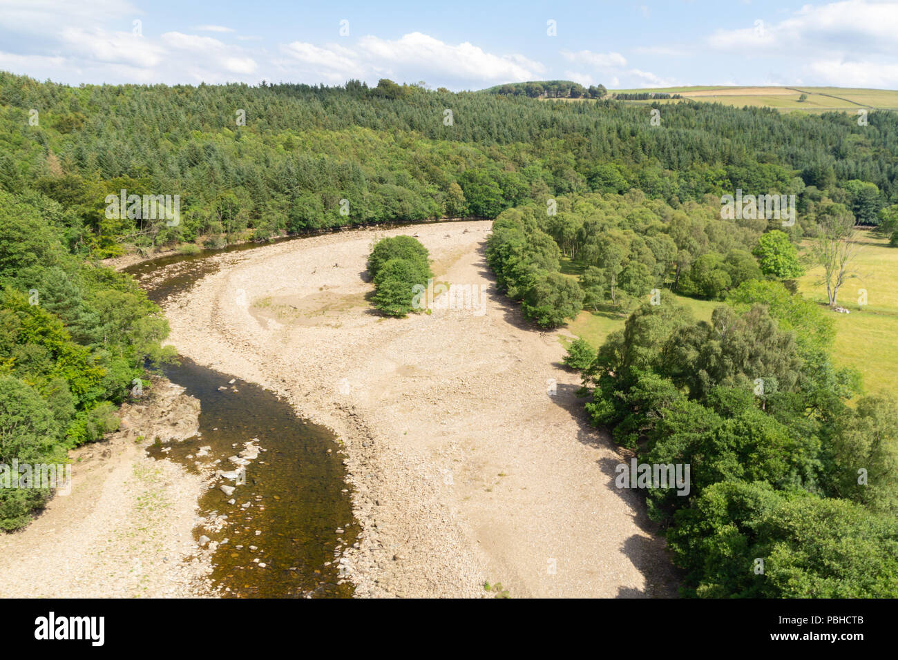 Low river level on the South Tyne at Lambley, Northumberland, UK Stock ...