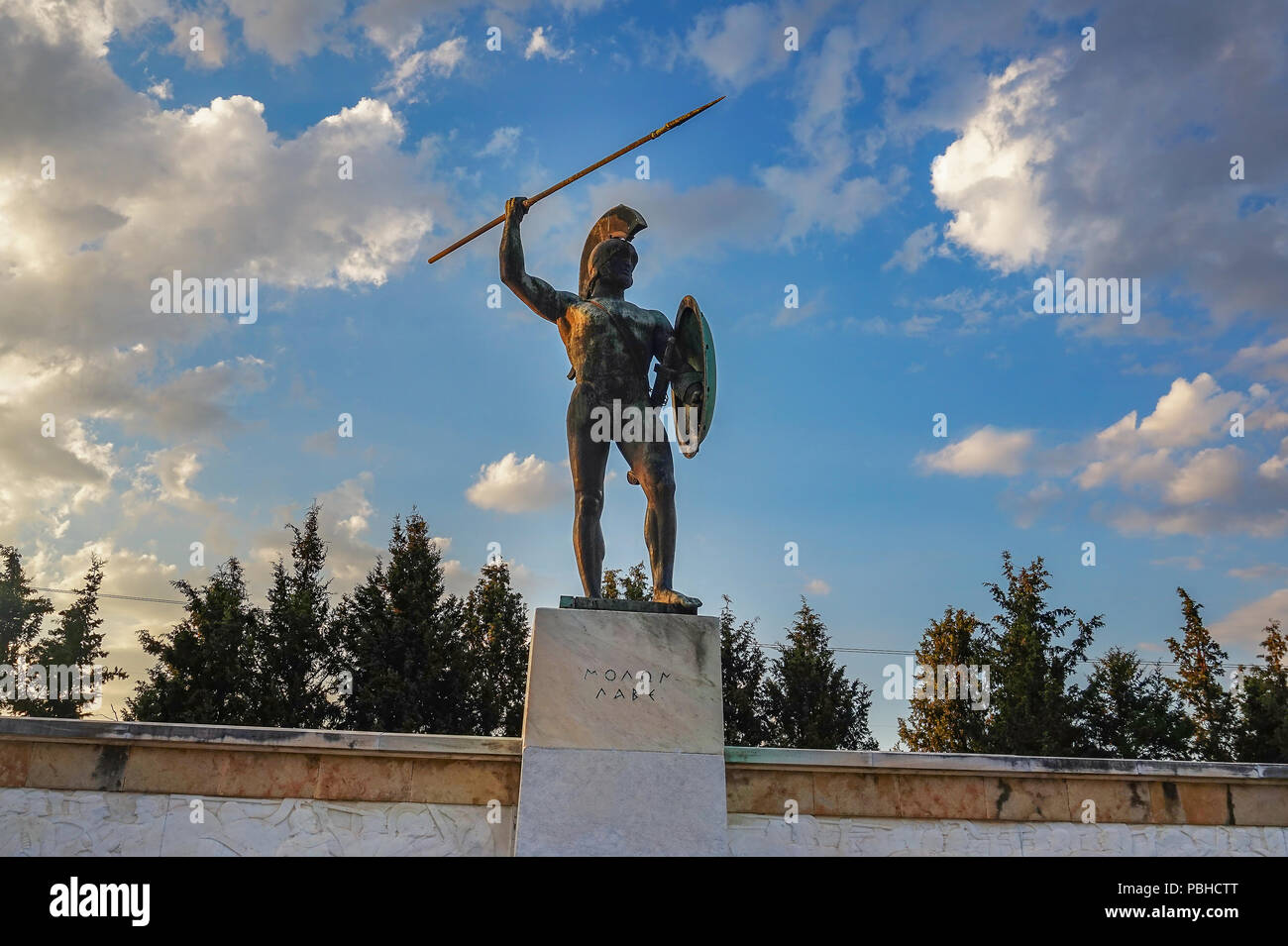 Leonidas statue at the Memorial to the 300 spartans, Thermopylae ...