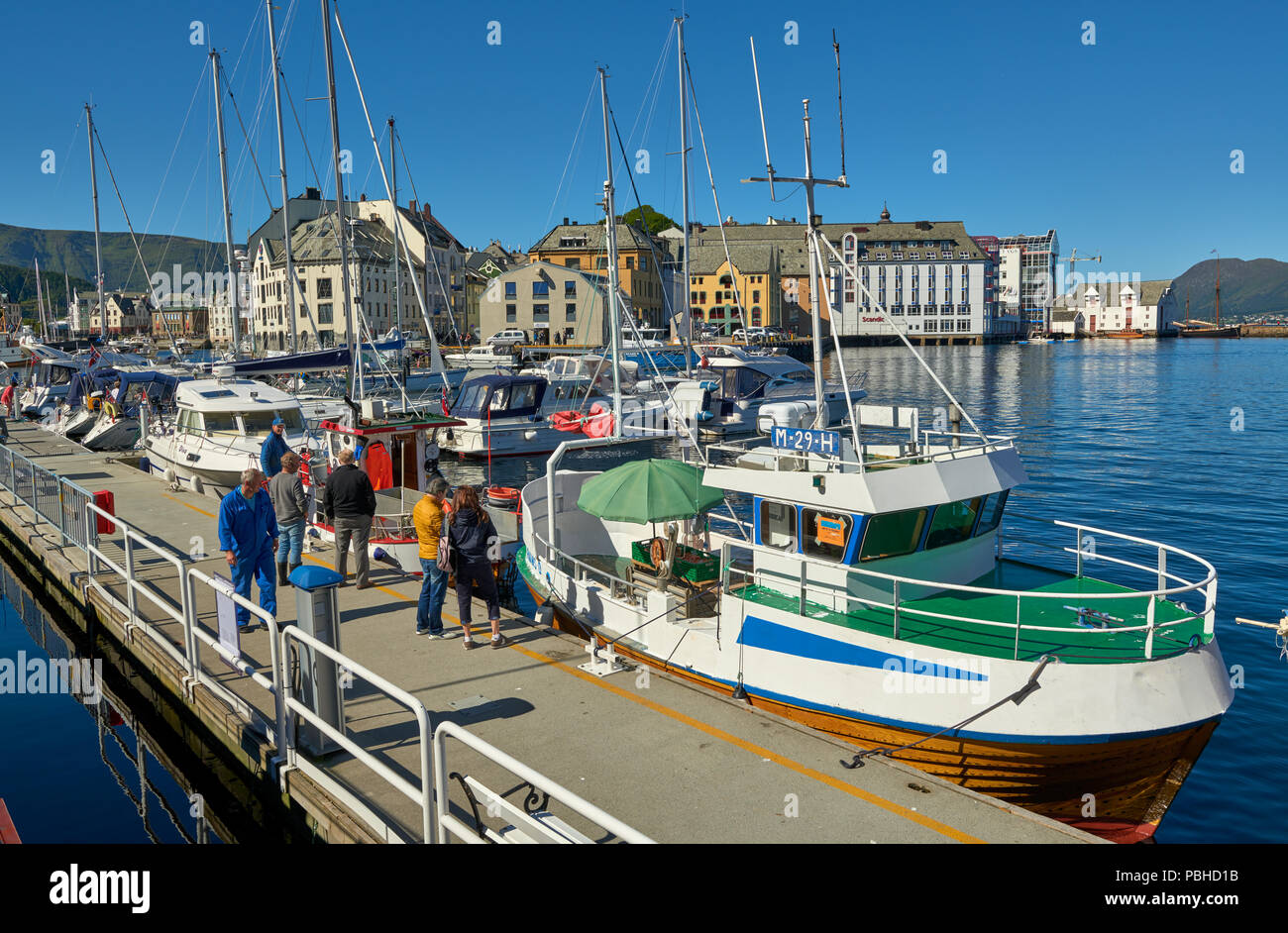Harbor boat vessel hi-res stock photography and images - Alamy