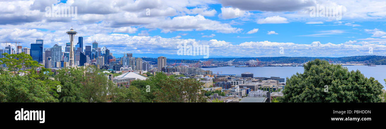Seattle Skyline Panorama from Kerry Park Stock Photo - Alamy