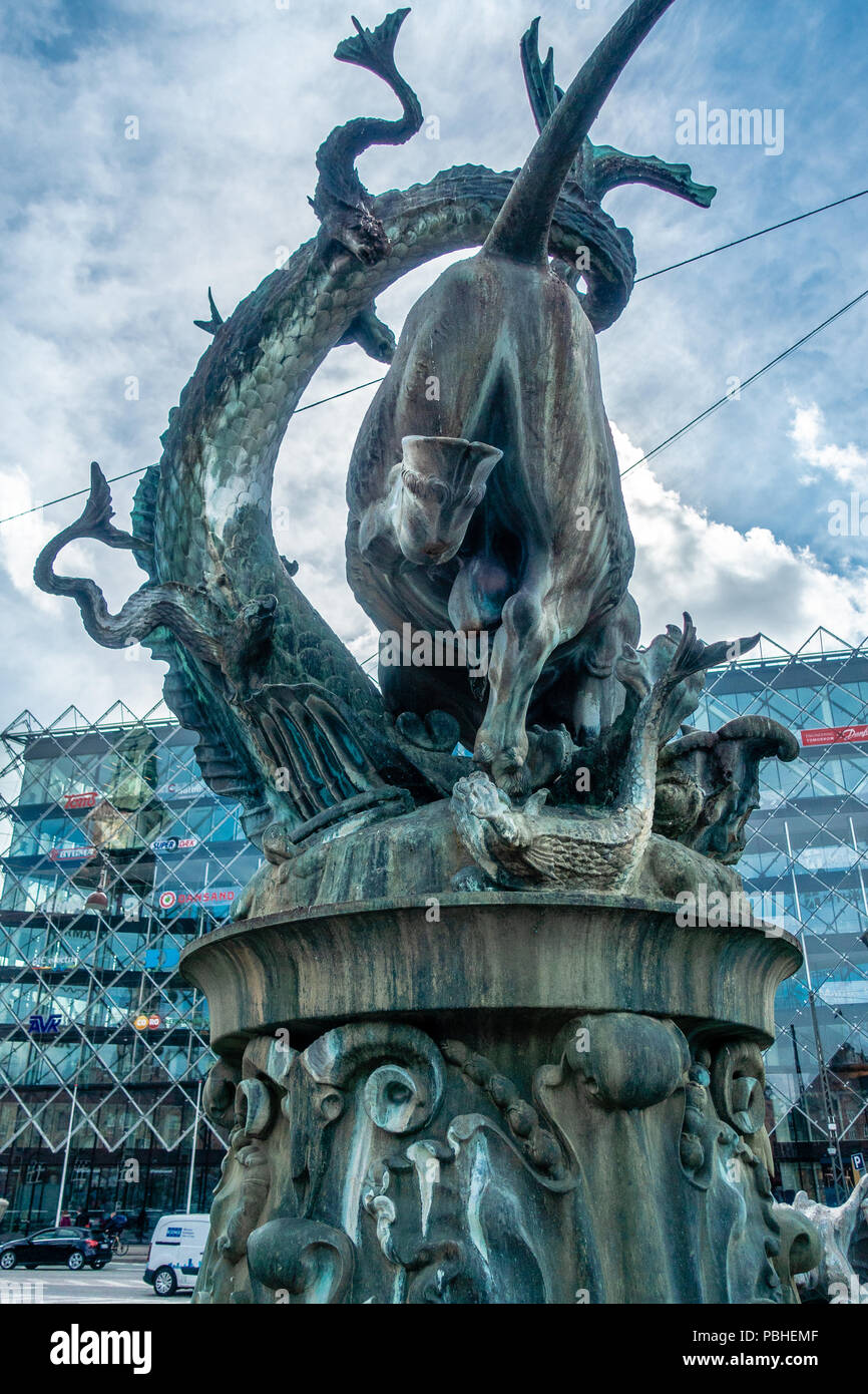 Dragon sculpture copenhagen hi-res stock photography and images - Alamy