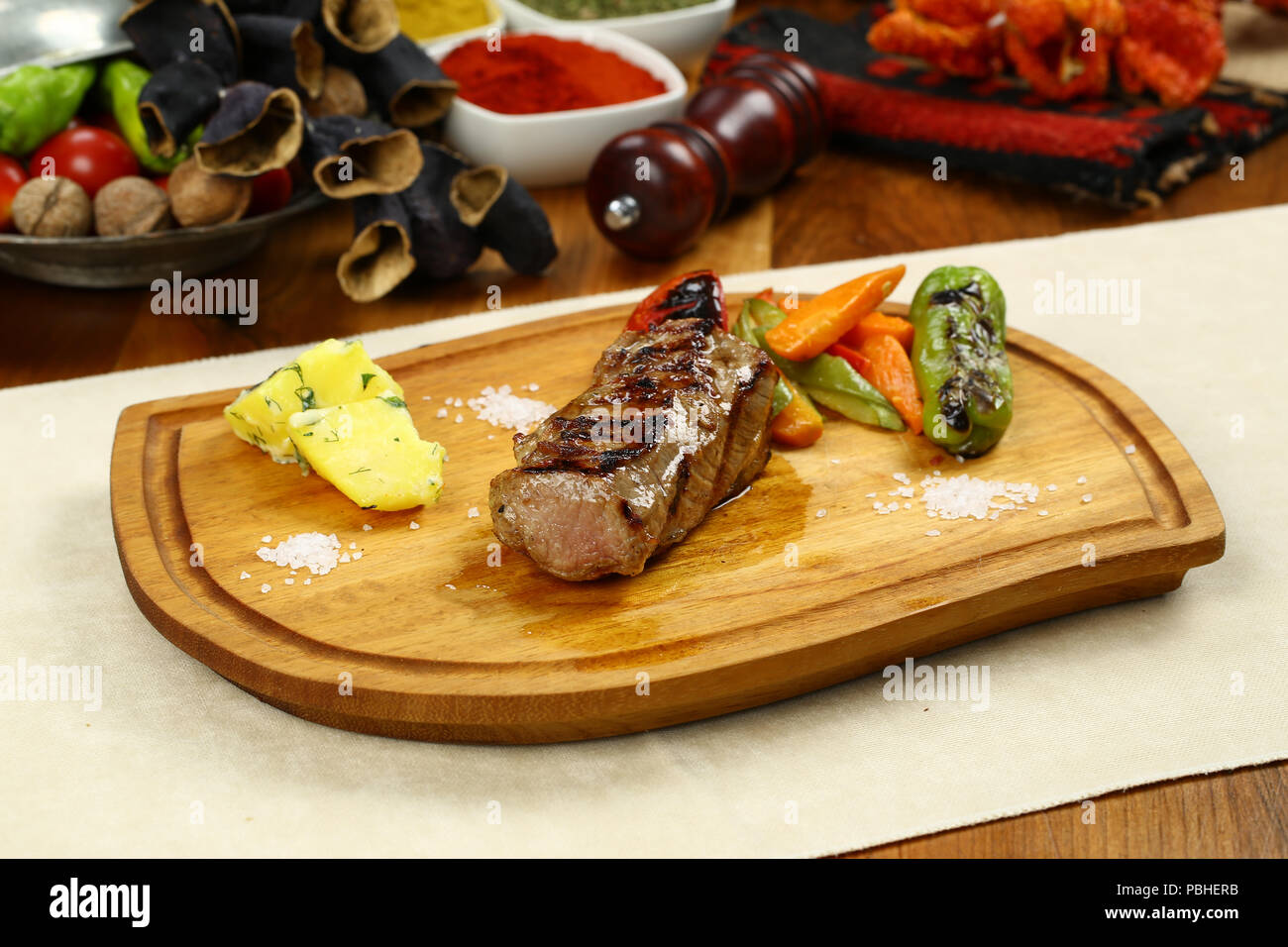 American steakhouse plate hi-res stock photography and images - Alamy