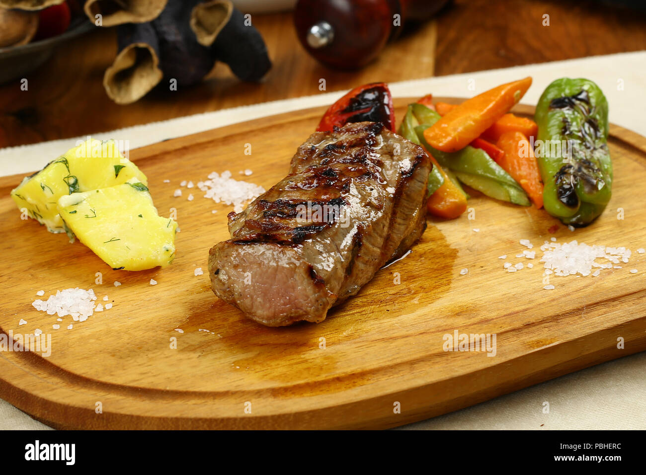 American steakhouse plate hi-res stock photography and images - Alamy