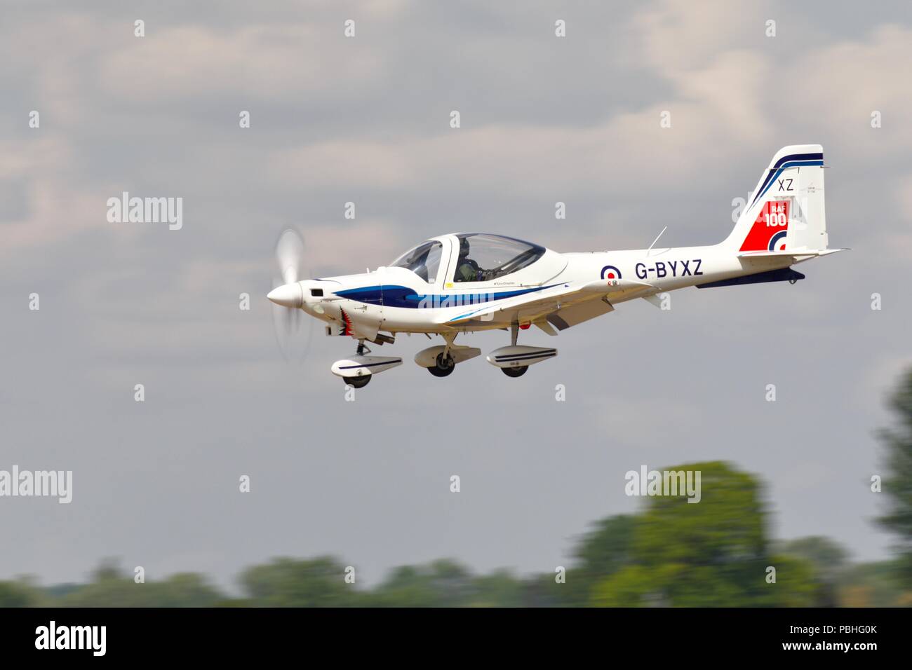 Raf grob tutor hi-res stock photography and images - Alamy