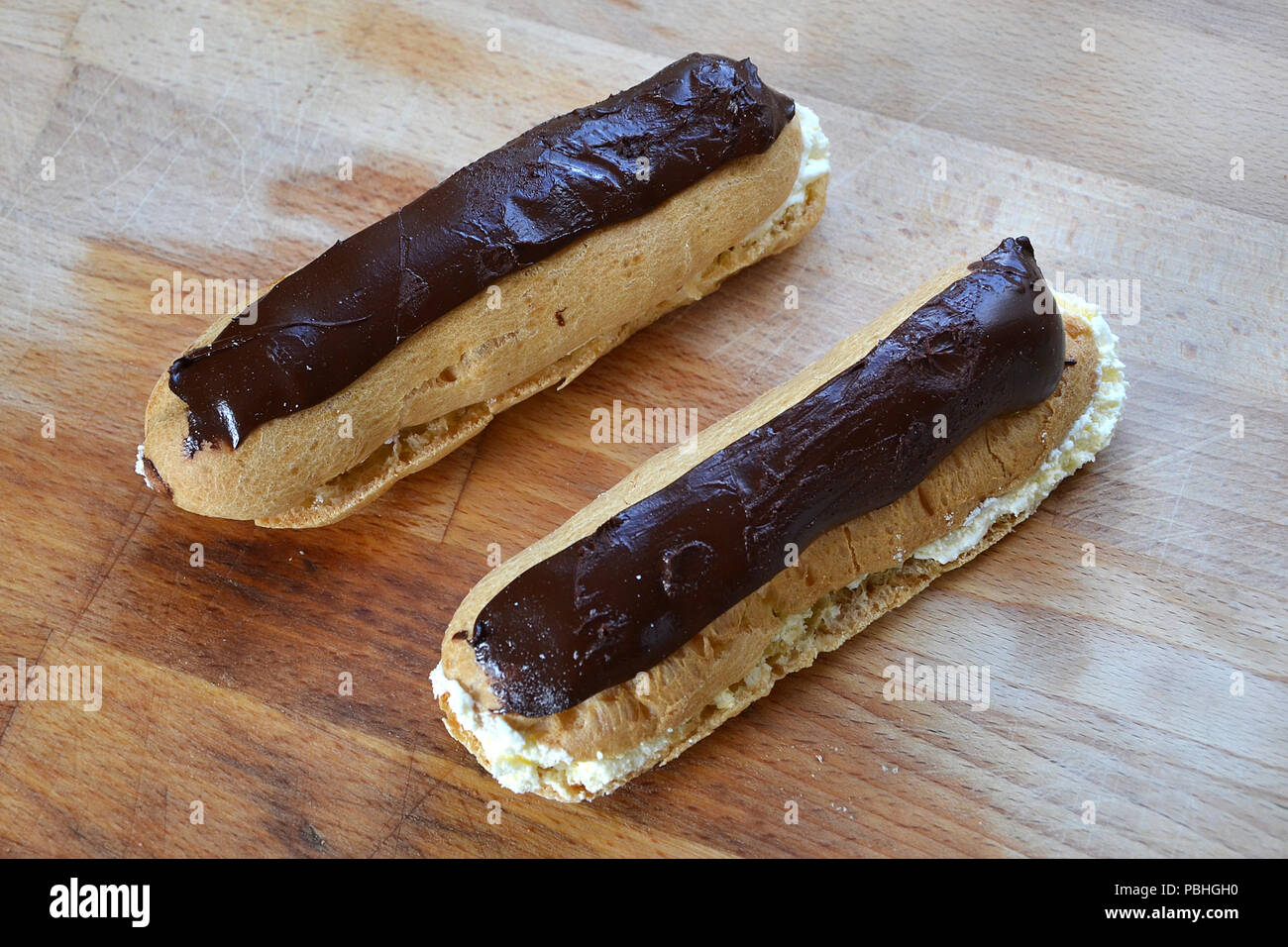 Piping eclairs hi-res stock photography and images - Alamy
