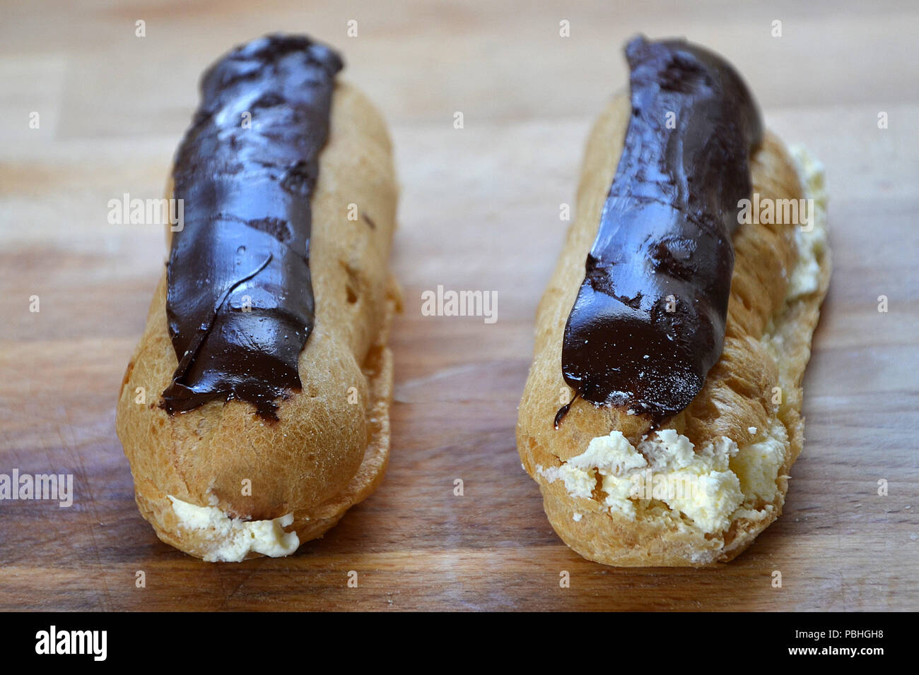 Piping eclairs hi-res stock photography and images - Alamy