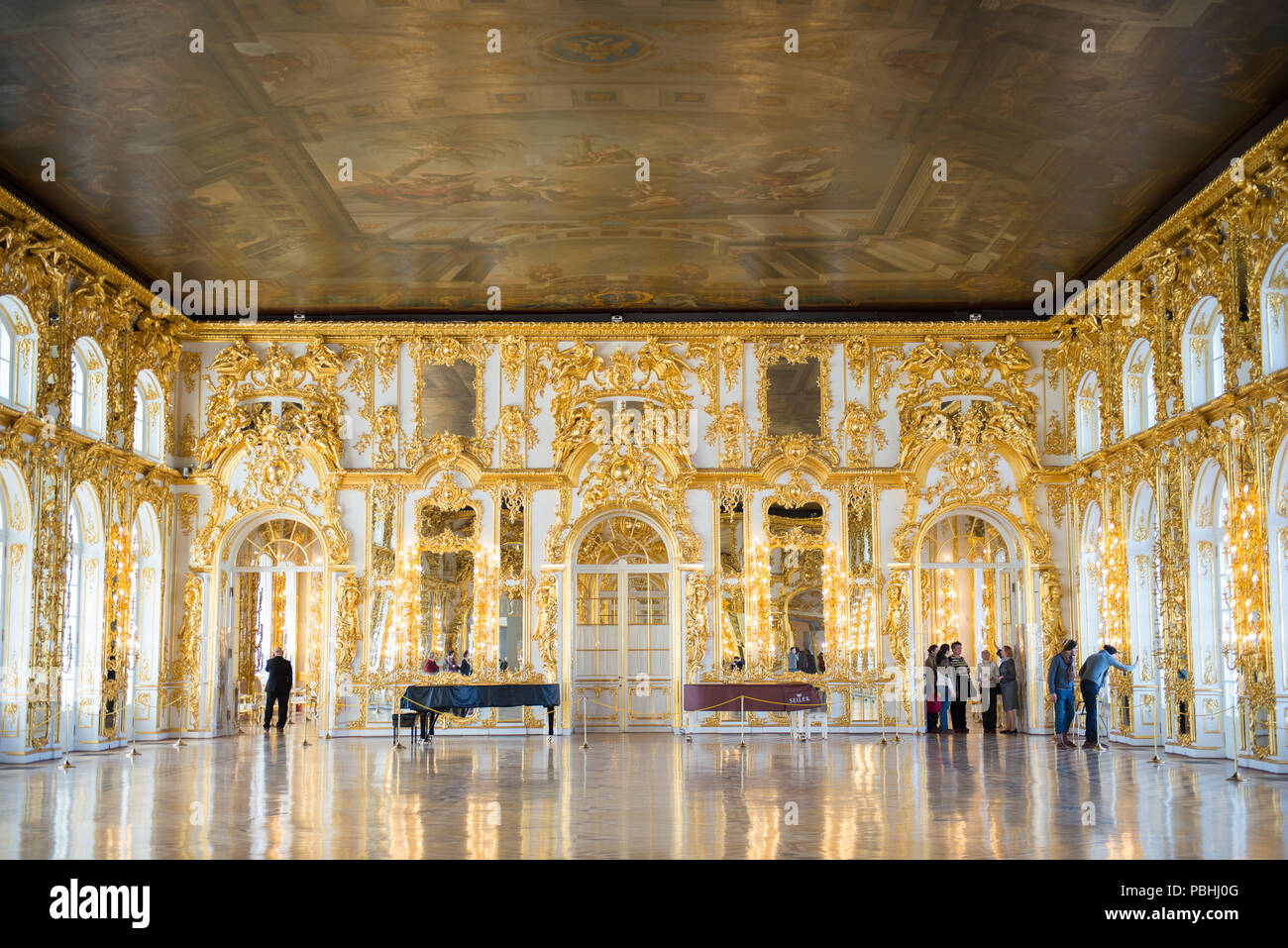 PUSHKIN, RUSSIA - OCT 25, 2012: Ball room of the Catherine Palace ...