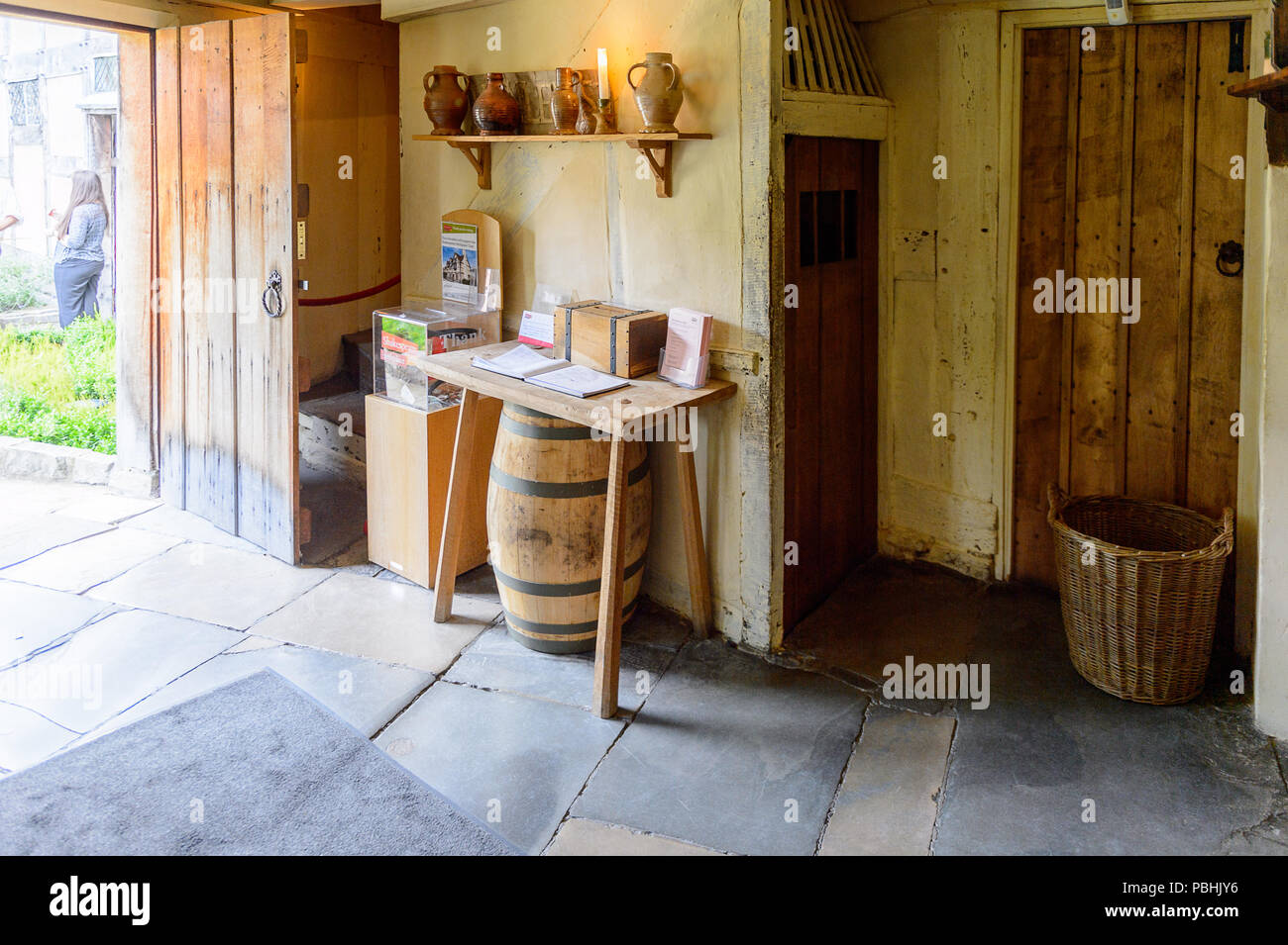 Shakespeare birthplace interior hi-res stock photography and images - Alamy