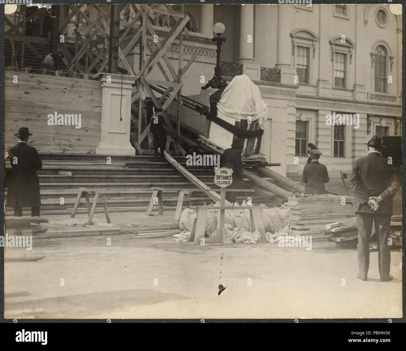 Womens rights pioneers statue hi-res stock photography and images - Alamy