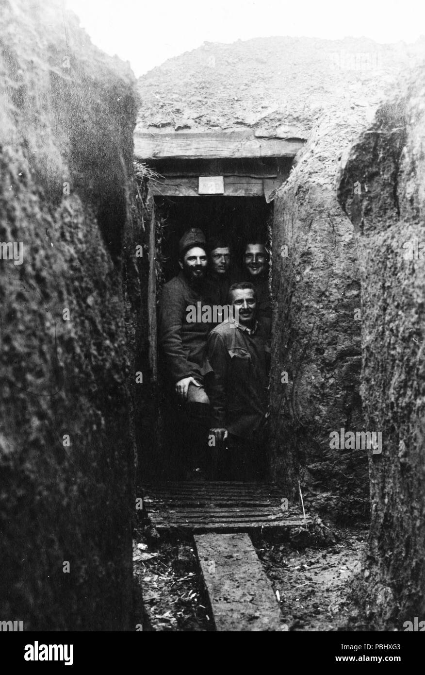 Trench first world war hi-res stock photography and images - Alamy