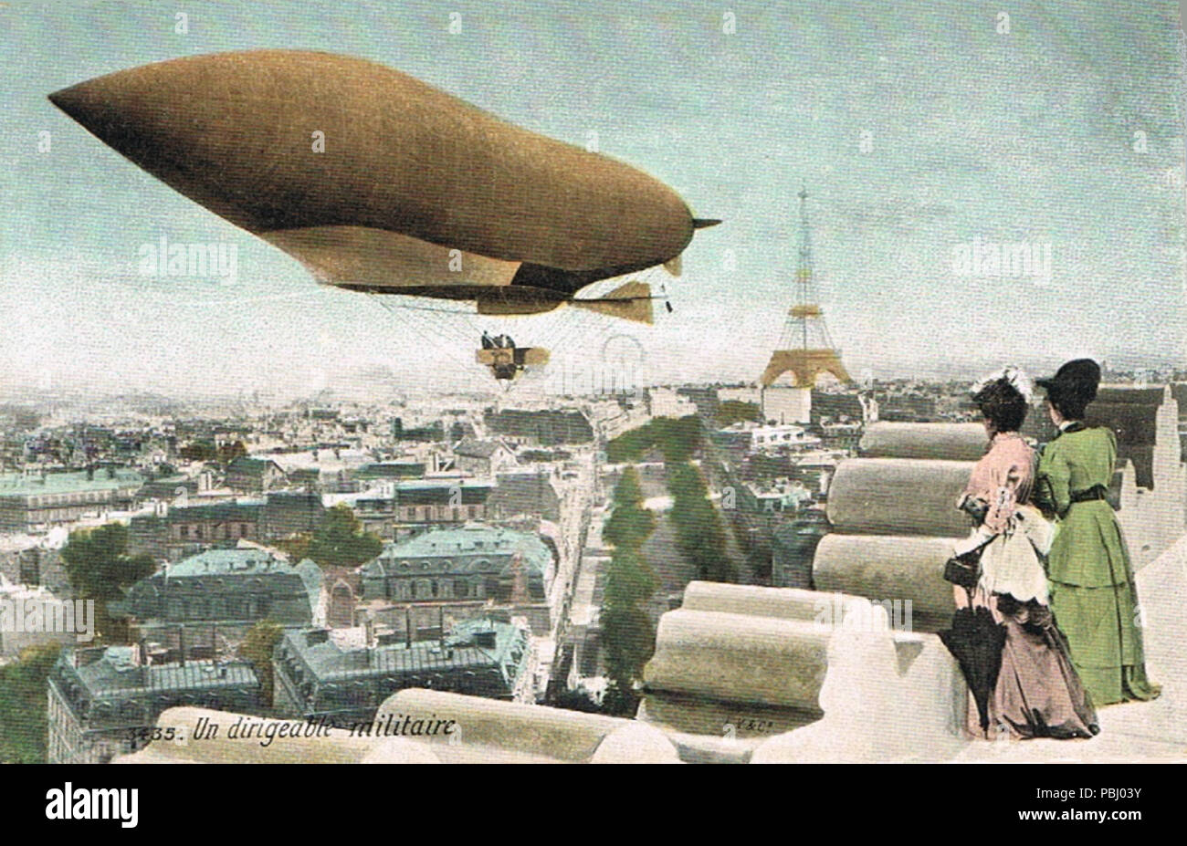 Dirigeable hi-res stock photography and images - Alamy