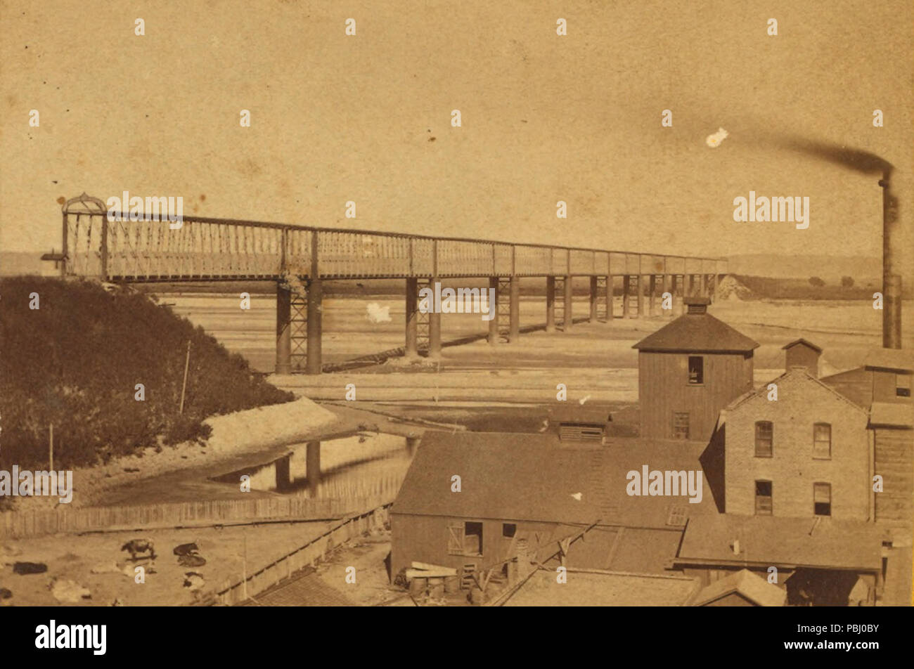 Union pacific railroad bridge hi-res stock photography and images - Alamy