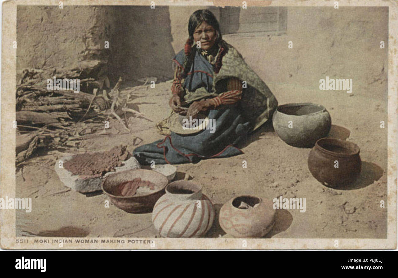 Moki pottery hi-res stock photography and images - Alamy
