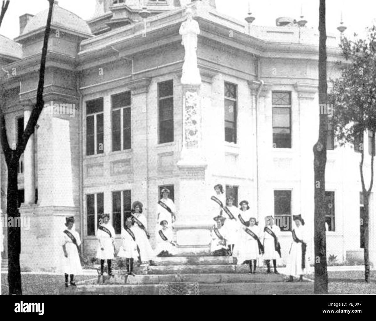 Confederate monument ceremony hi-res stock photography and images - Alamy
