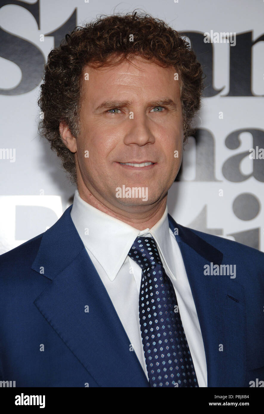 Will Ferrell arriving at the STRANGER THAN FICTION Premiere at the ...