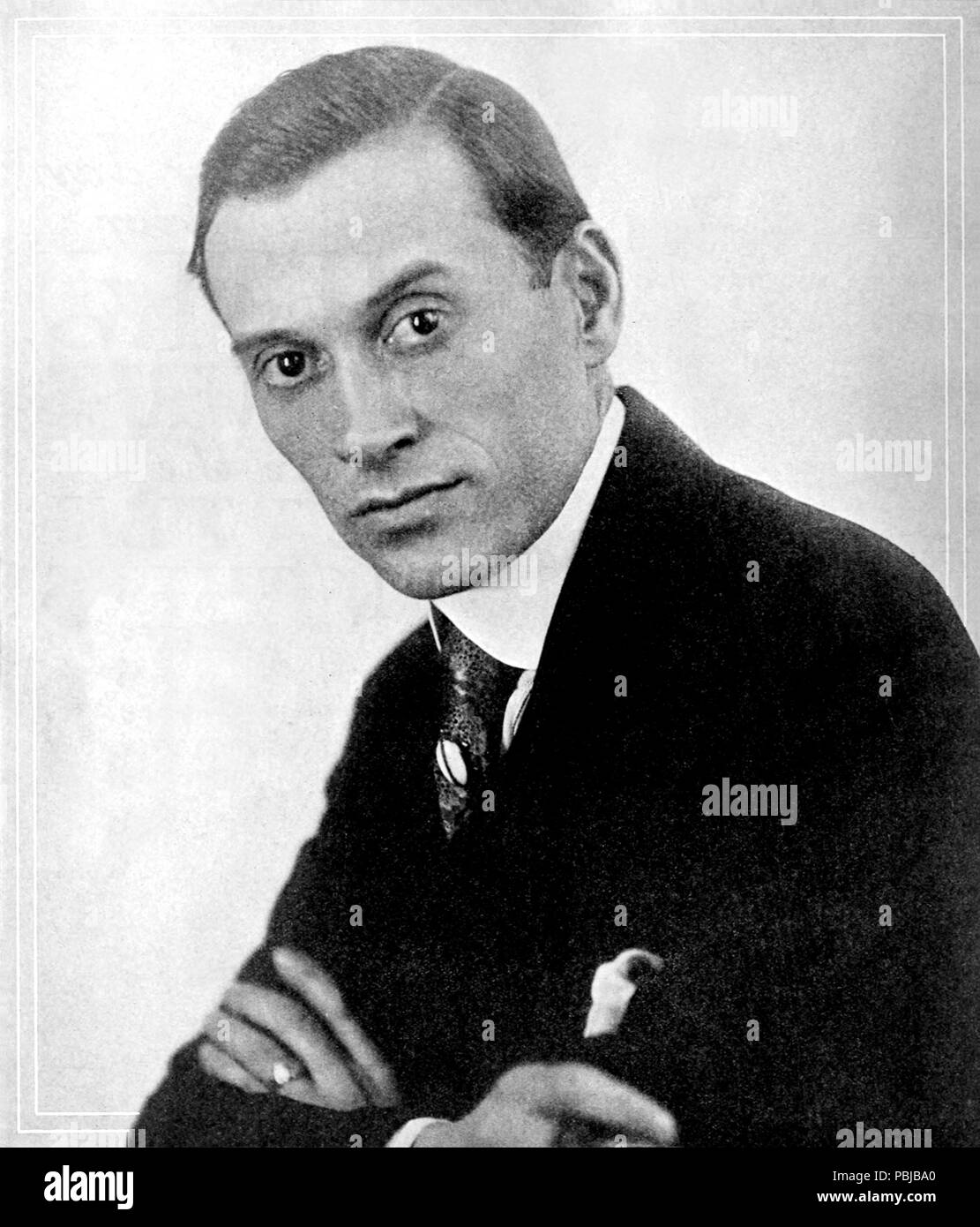 Each nigh Black and White Stock Photos & Images - Alamy