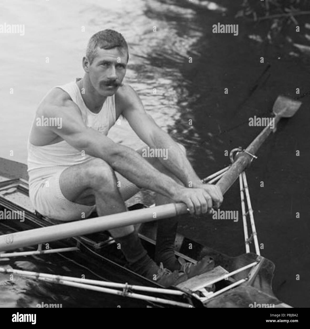 Figures rowing hi-res stock photography and images - Alamy