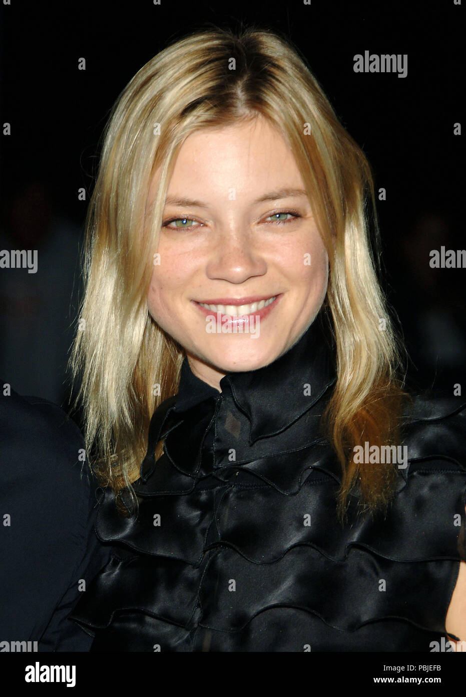 Amy Smart arriving at the SALVATORE FERRAGAMO RODEO WALK OF STYLE ...