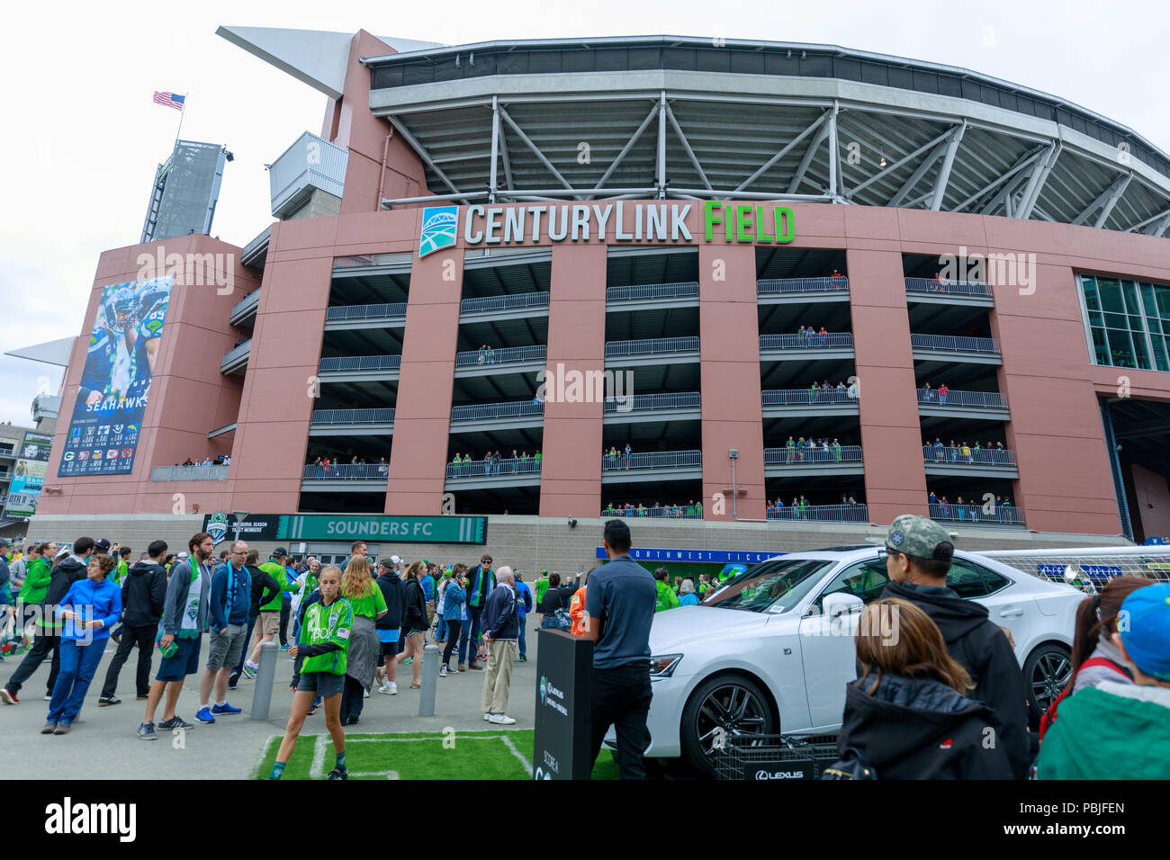 Seattle stadium district hi-res stock photography and images - Alamy