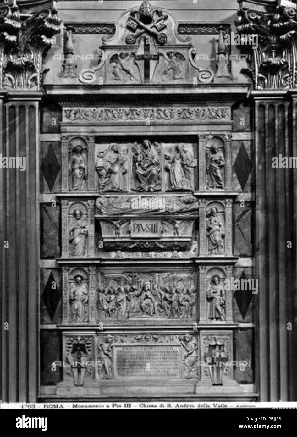 Popes tomb hi-res stock photography and images - Alamy