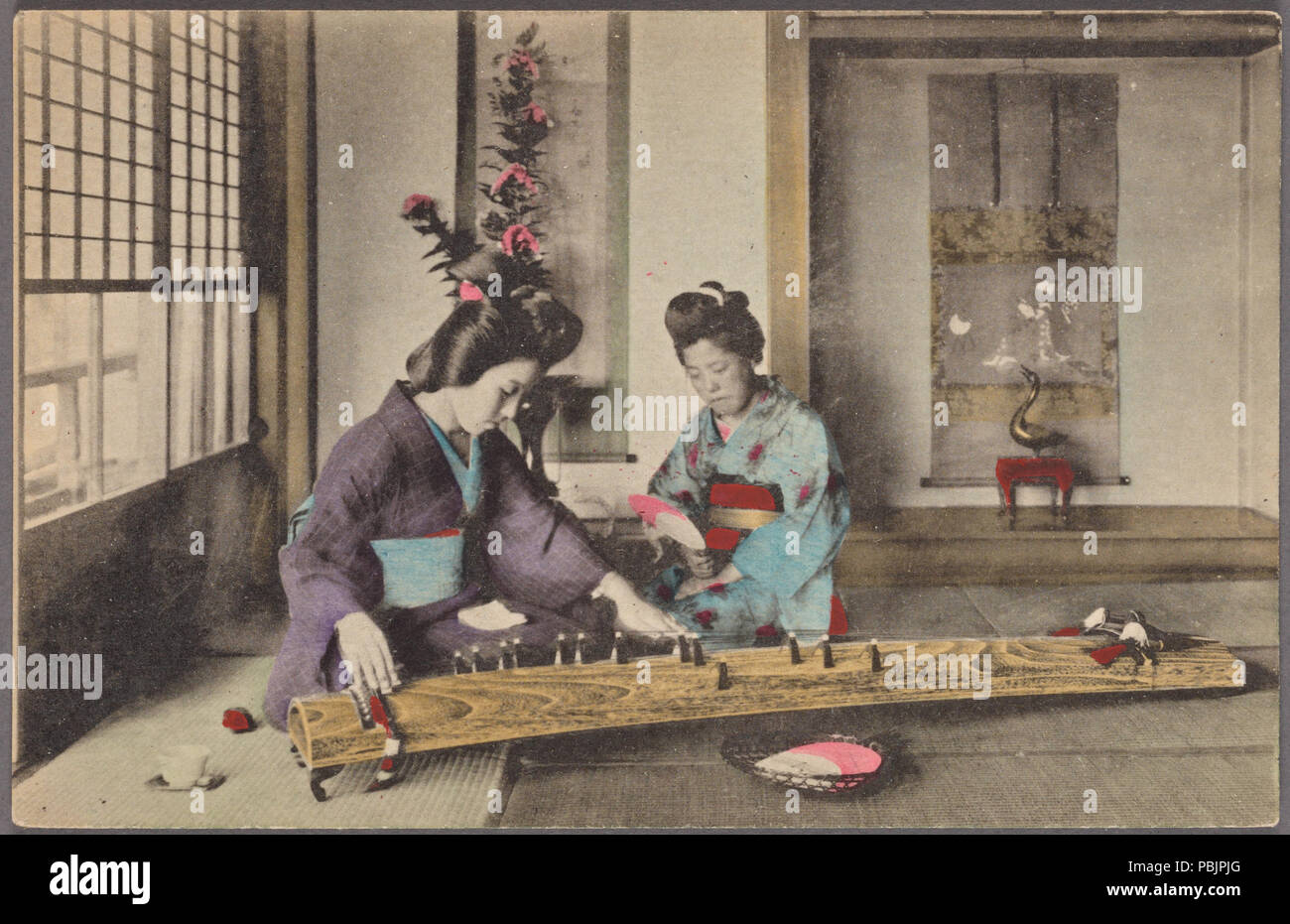 Playing the koto hi-res stock photography and images - Alamy