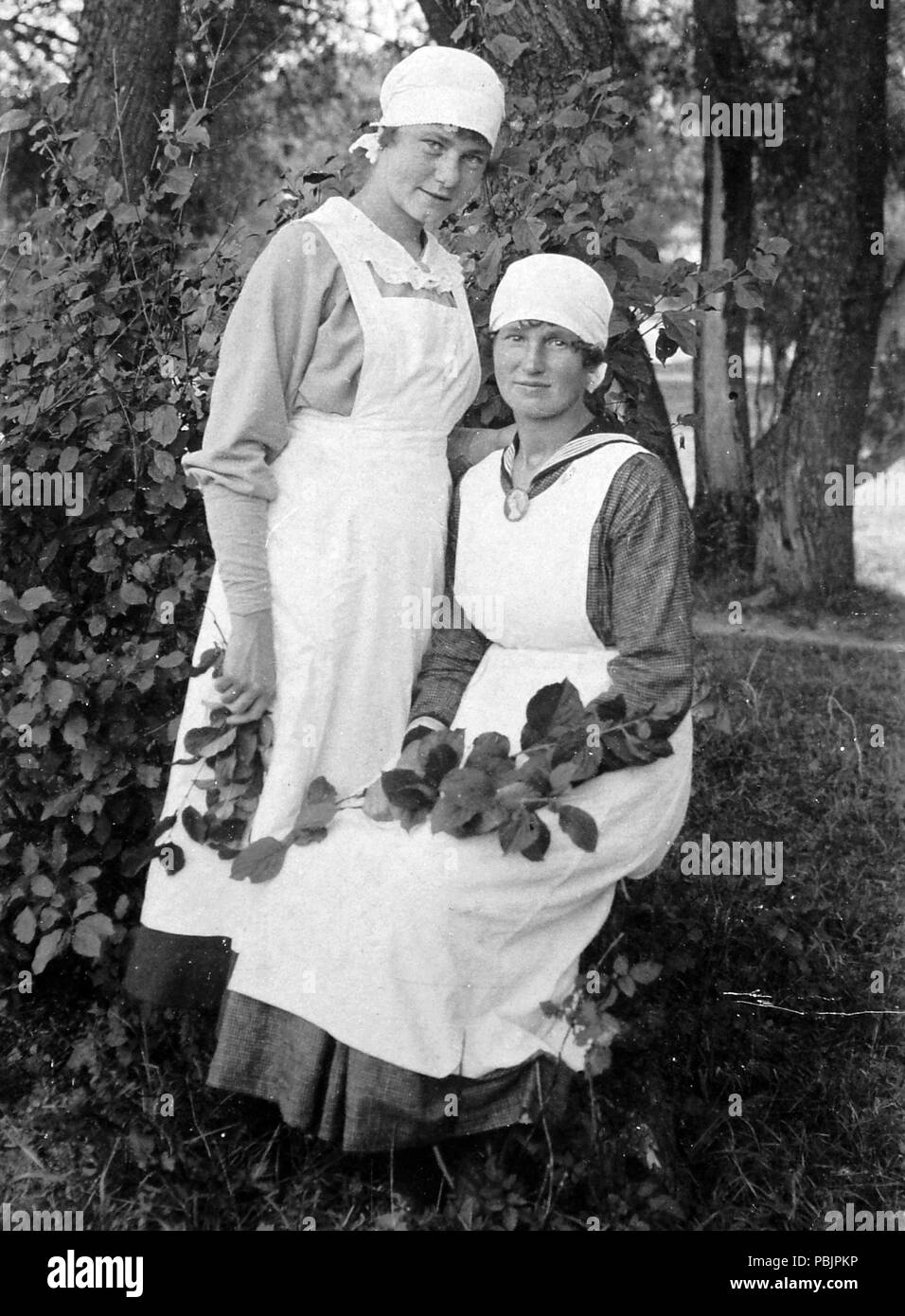 Nurse victorian Black and White Stock Photos & Images - Alamy
